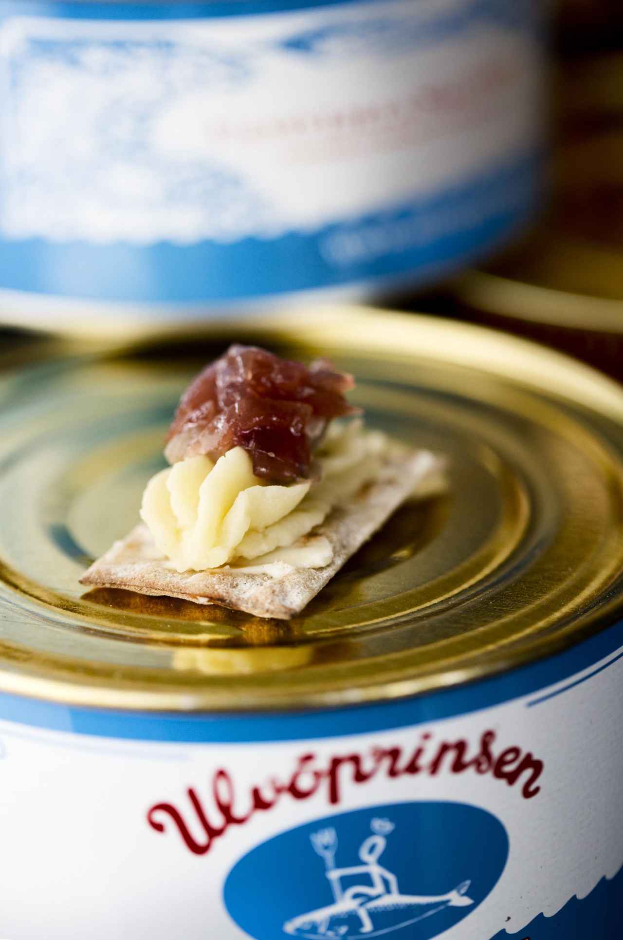 Durf jij dit? Zweedse surströmming, eten voor echte durfals | Visit Sweden